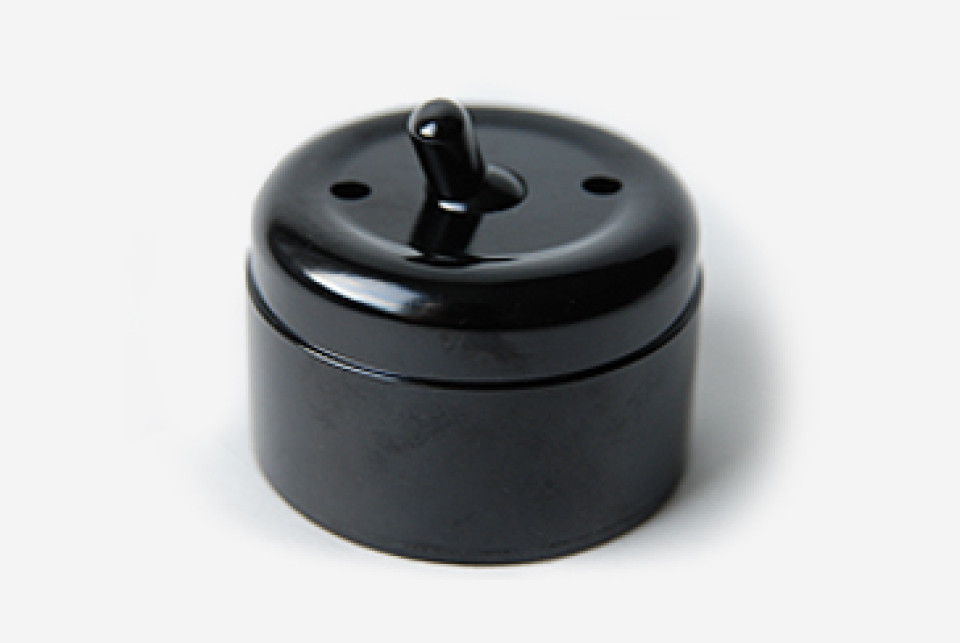 THPG bakelite two-way toggle switch, black|Juheko -Textile Cables and Lighting Accessories